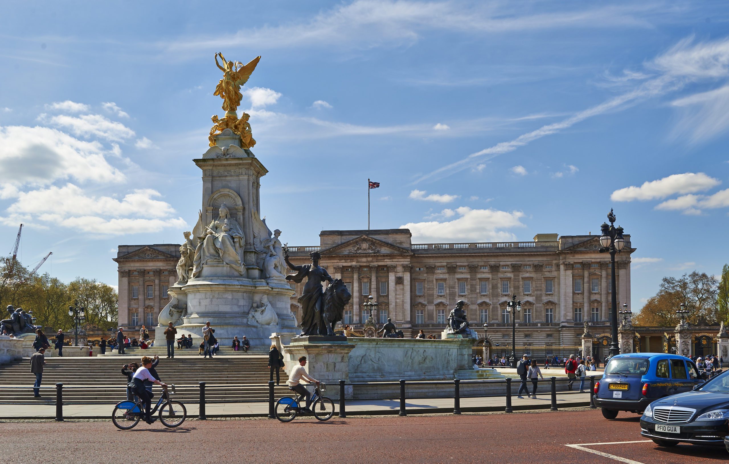 Remembering The Queen: Her Royal Residences - London Planner